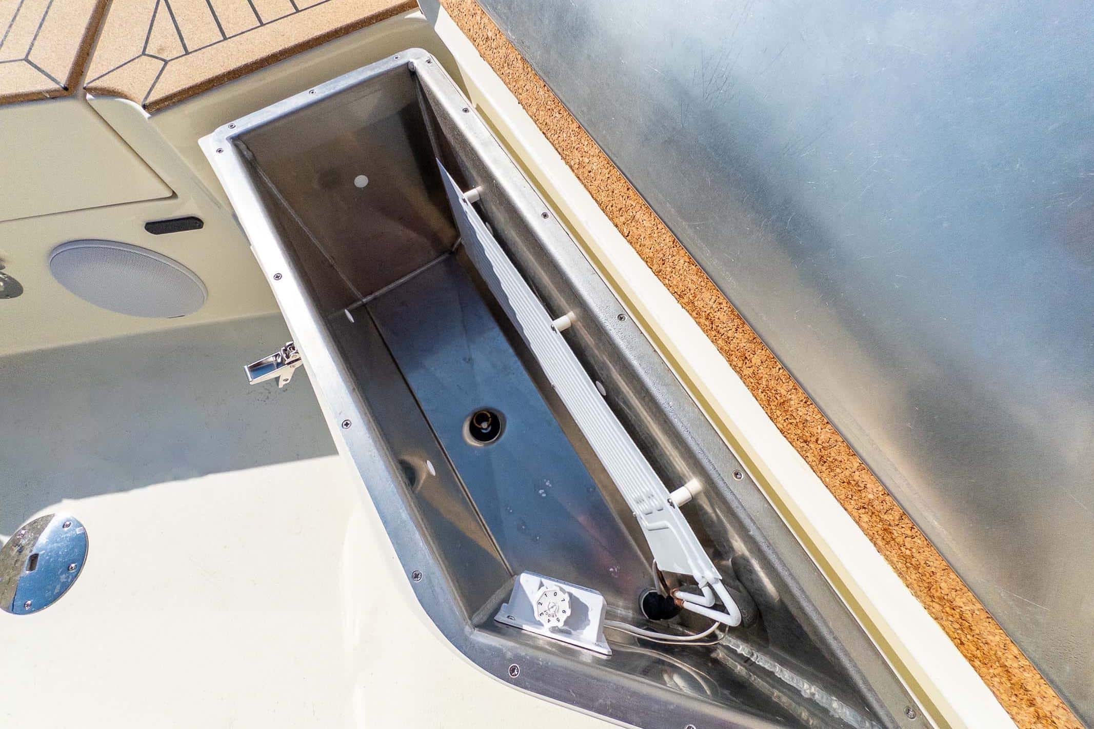 2025-targa-301-power-9706333-20250920145256318-1 - Cardinal Yacht Sales