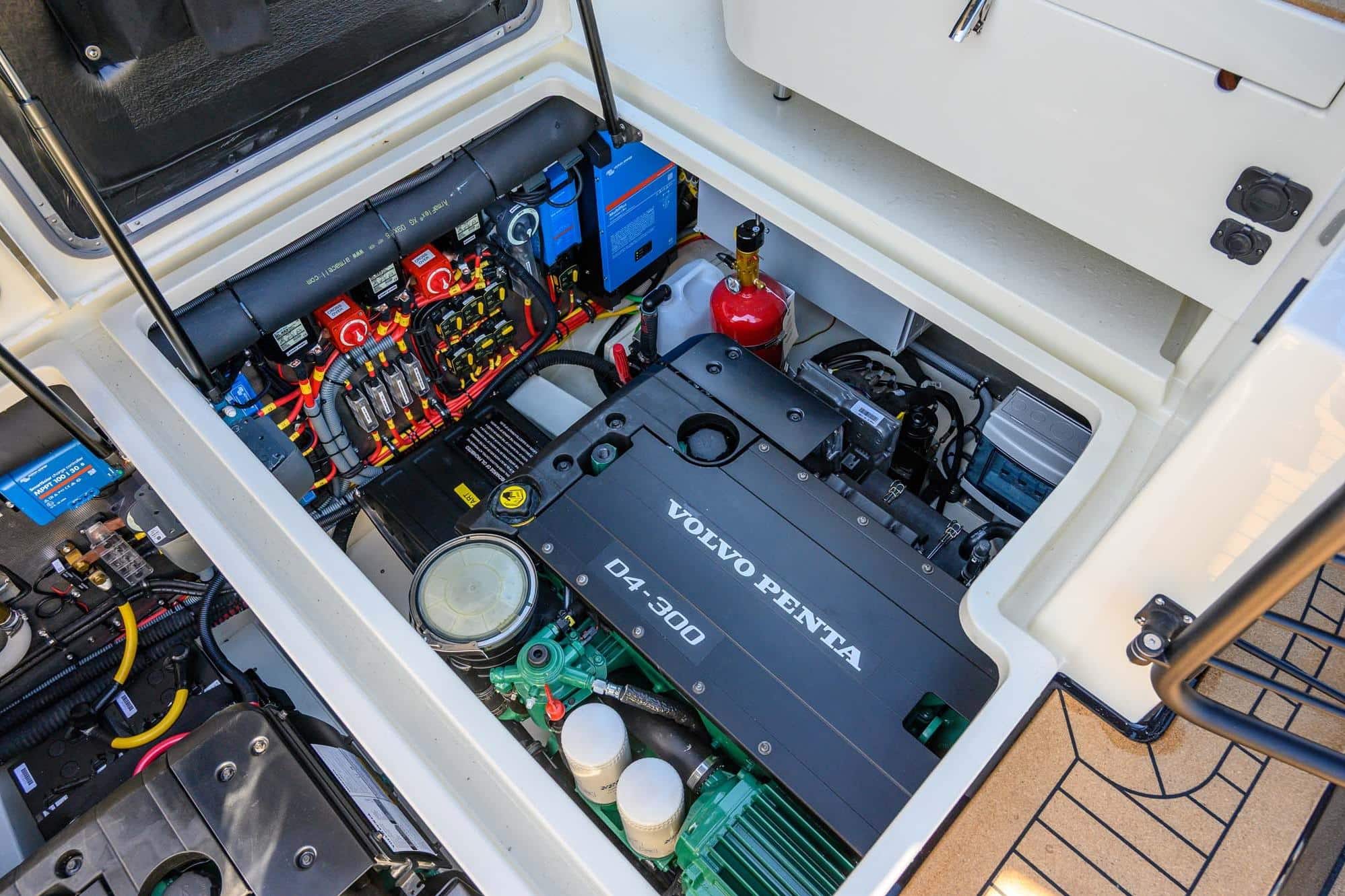 2025-targa-301-power-9706333-20250924170405051-4 - Cardinal Yacht Sales
